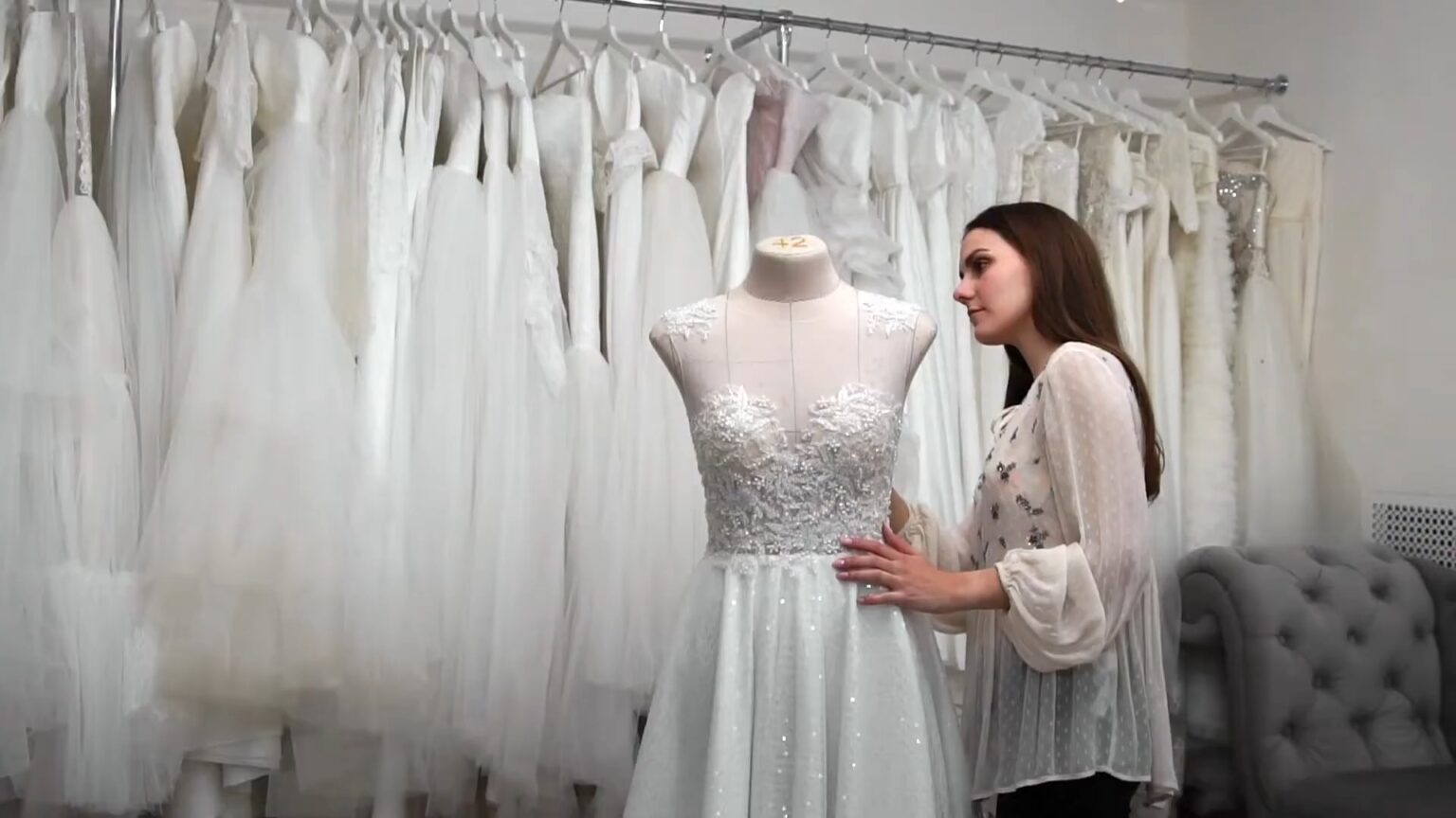 Top 11 Most Expensive and Beautiful Dresses In The World 2024: Fashion ...
